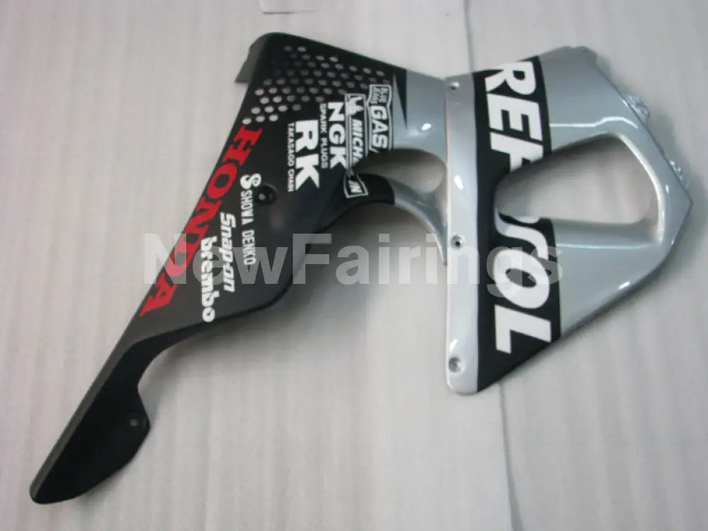 Transform your CBR 900 RR 94-95 with Matte Black & Silver Repsol ...